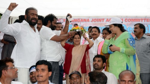 Sushma Swaraj supports Sansad Yatra of Telangana Joint Action Committee